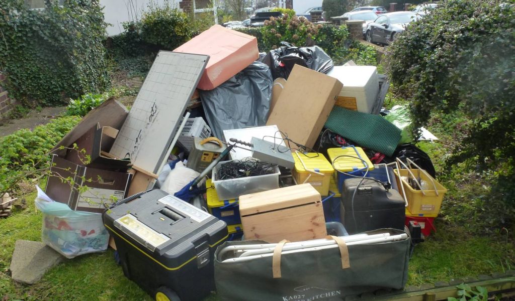 How Can You Get Rubbish Removal and Waste Clearance for Free in the UK?